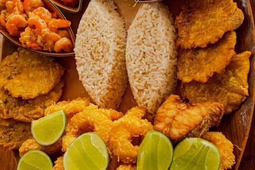 Cartagena: Barú Beach Tour with Optional Bird Aviary - Key Points