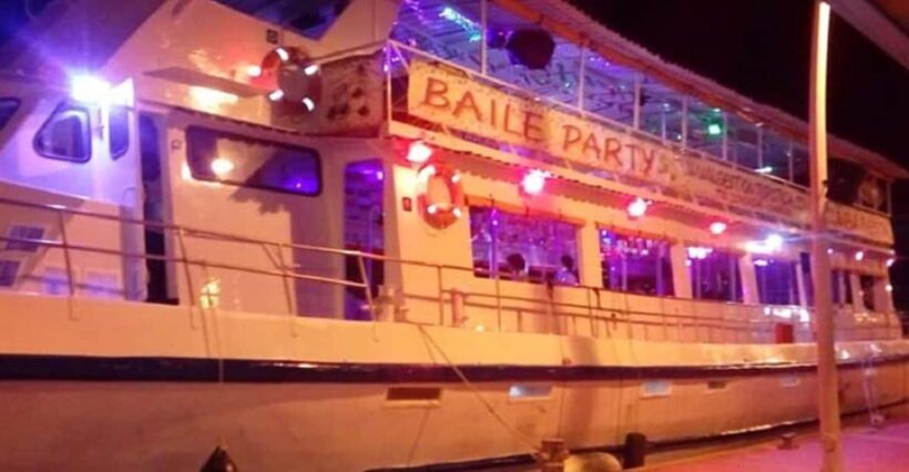 Cartagena: Buffet & party night,cocktails sailing in the bay - Key Points