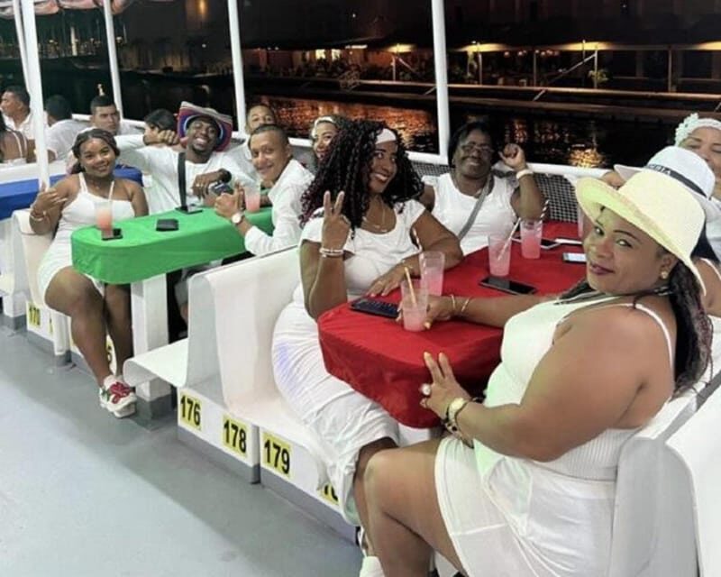 Cartagena: Buffet & party night,cocktails sailing in the bay - Frequently Asked Questions