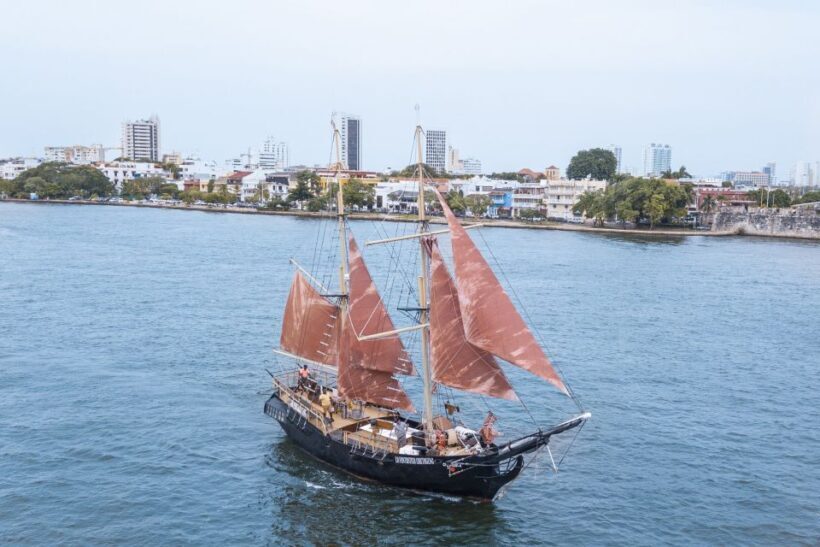 Cartagena, CO: Sunset Skyline Pirate Boat Tour with Drinks - FAQ