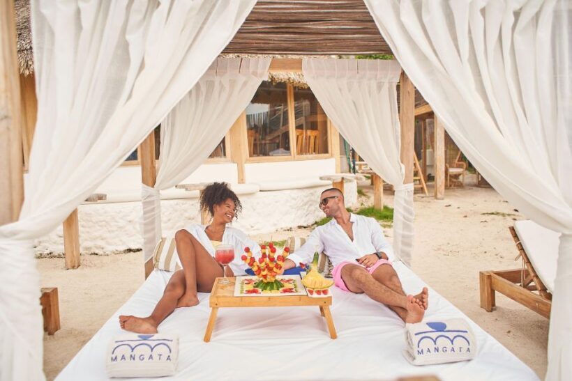 Cartagena: Day pass Mangata Luxury Beach with lunch and dj - The Experience in Detail