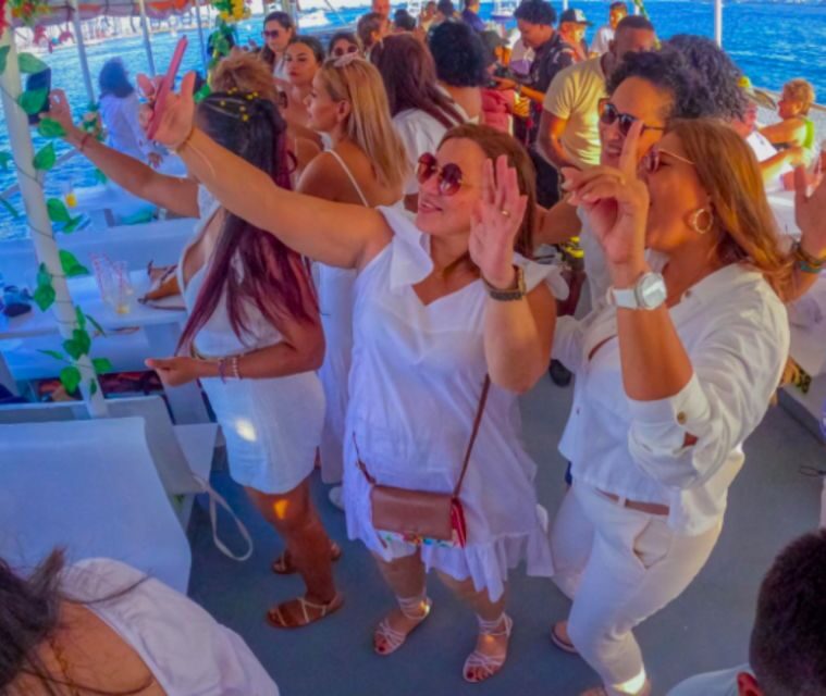 Cartagena de Indias: Sunset Cruise Open Bar with Dance Show - An Honest Look at the Sunset Cruise Experience