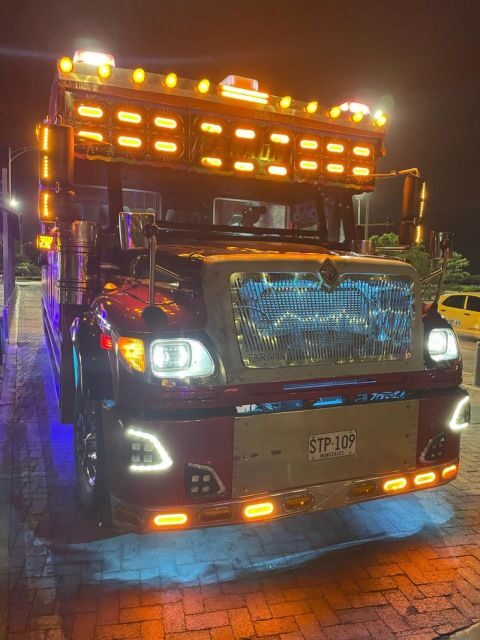 Cartagena: Party Bus Tour In Cartagena - The Vibe of the Cartagena Party Bus