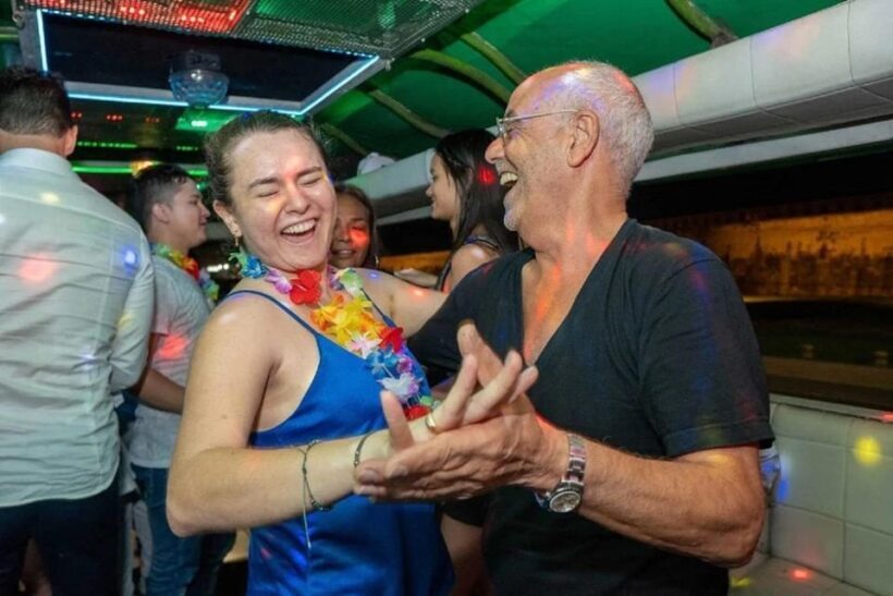 Cartagena: Party on a typical bus crossing the city - A Full Breakdown of the Experience