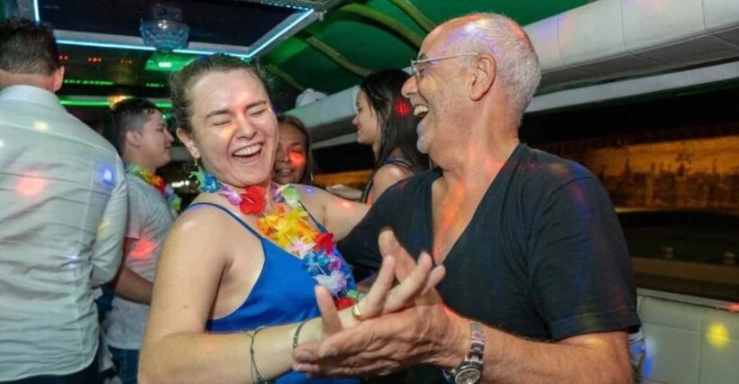 Cartagena: Party on a typical bus crossing the city - Who Would Enjoy This Tour?