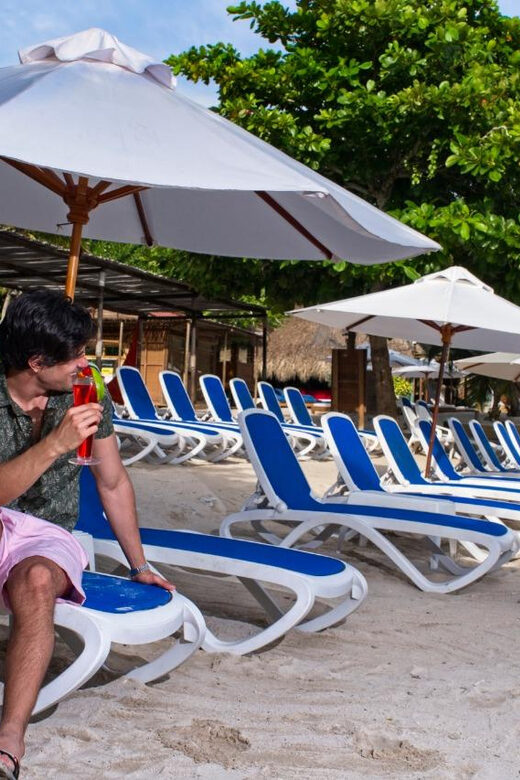 Cartagena: PRIVATE ISLAND in Rosario Islands BUFFET LUNCH - Key Points