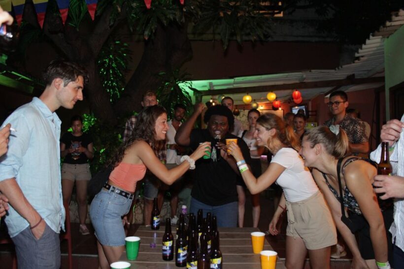 Cartagena: Pub Crawl with Dancing Lessons and Free Shots - Key Points