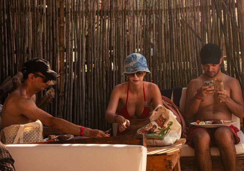 Cartagena: Rosario Islands Day Tour with Snorkel & Lunch - Transportation & Group Dynamics