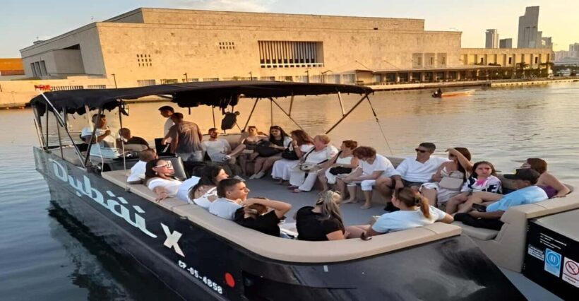 Cartagena: Sunset or nightplan on Dubai boat with Open Bar! - FAQ