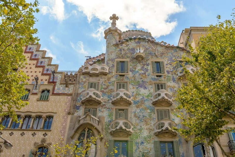 Casa Batlló Early Entry Tour & Skip-the-Line Sagrada Familia - Key Points
