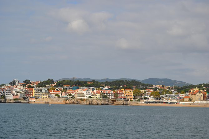 Cascais Private Sailing 2h Cruise With a Drink - Exceptional Crew and Hospitality