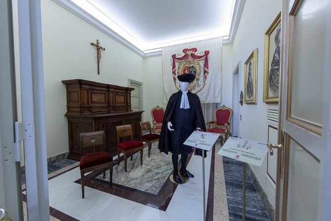 Castel Gandolfo: Papal Apartments & Secret Garden Entry Ticket - Exploring the Papal Apartments