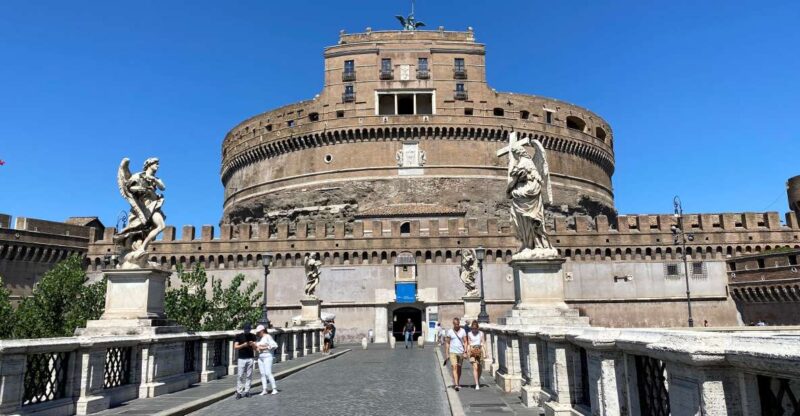 Castel Sant'Angelo Skip the line Ticket with Hop-on Hop-off - Who Should Consider This Tour?