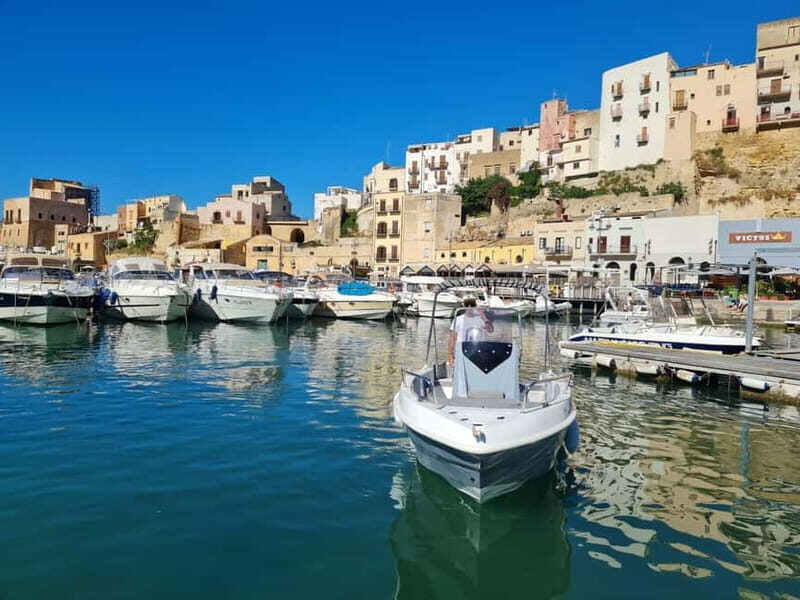Castellammare del Golfo: Boat Rental half day in october - Exploring the Coastline of Castellammare del Golfo