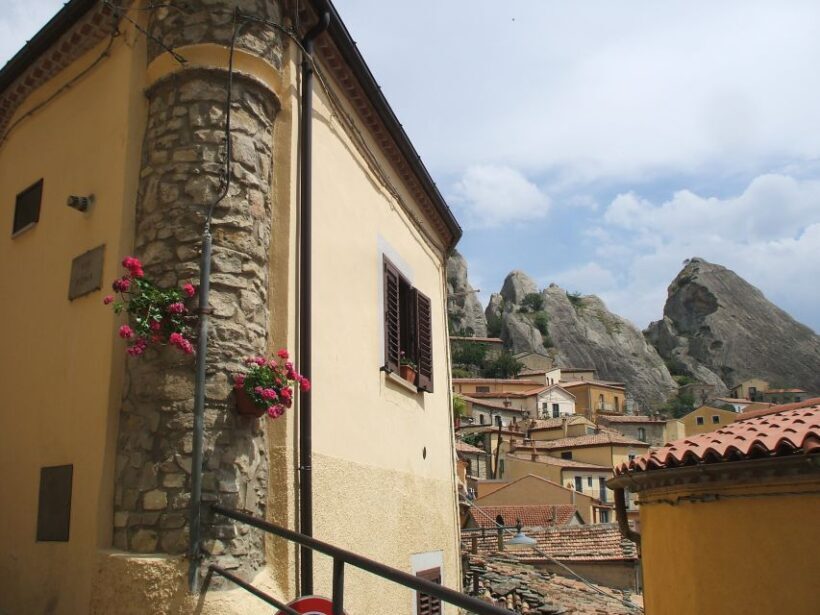 Castelmezzano: 2-Hour Beautiful Village in Italy Tour - Key Points