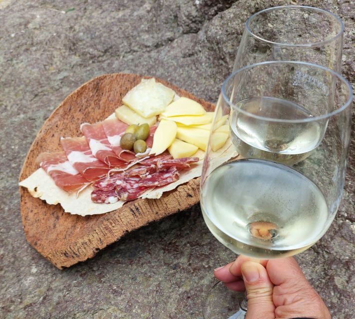 Castelsardo: Medieval Village Walking Tour with Aperitif - Authentic Experience with a Personal Touch
