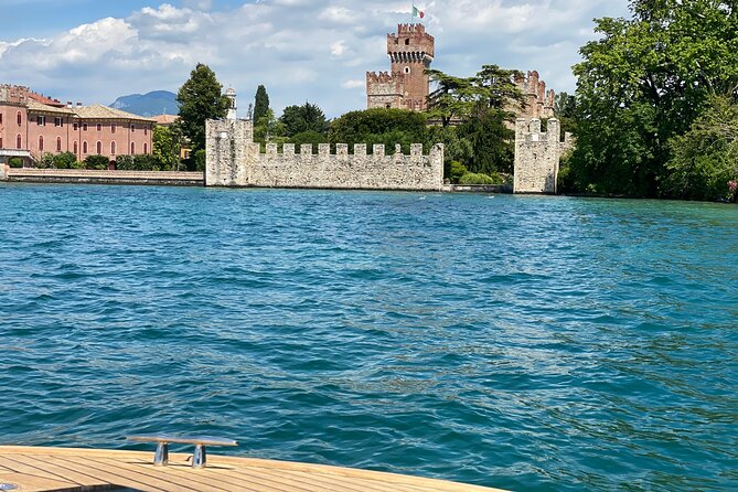 Castles Boat Tour With Bardolino Wine Tasting and Nibbles - Additional Considerations