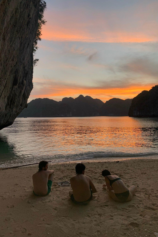 Cat Ba: Sunset and Plankton Bioluminescent Night Kayak - FAQ