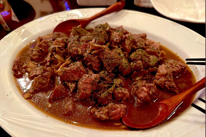 Cat Cafe & Bar Private Tour in Yanaka & Yushima - Dining Experience