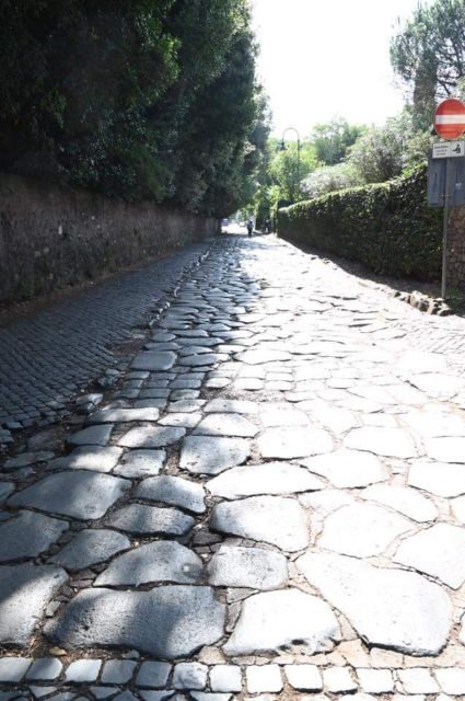 Catacombs in Rome with private transfer - An In-Depth Look at the Catacombs Tour Experience