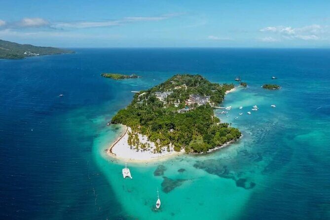 Catalina Island Catamaran Tour from Punta Cana - An In-depth Look at the Catalina Island Catamaran Tour