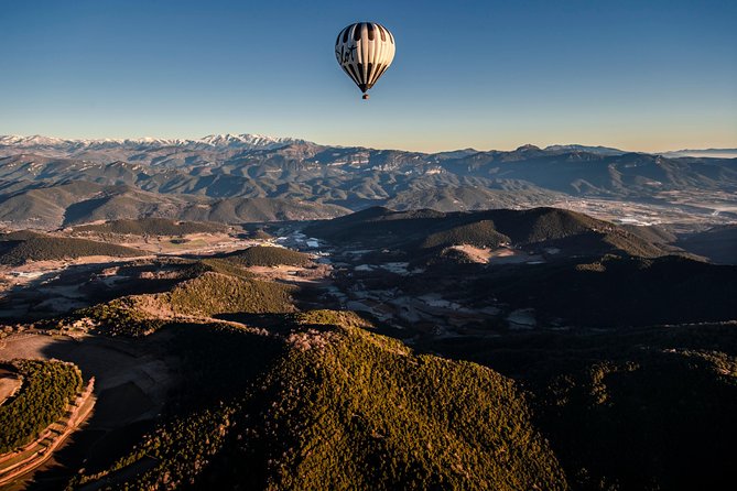 Catalonia Hot Air Balloon Ride and Breakfast Over the Volcanoes of La Garrotxa - Cava Toast and Local Pastries in the Sky
