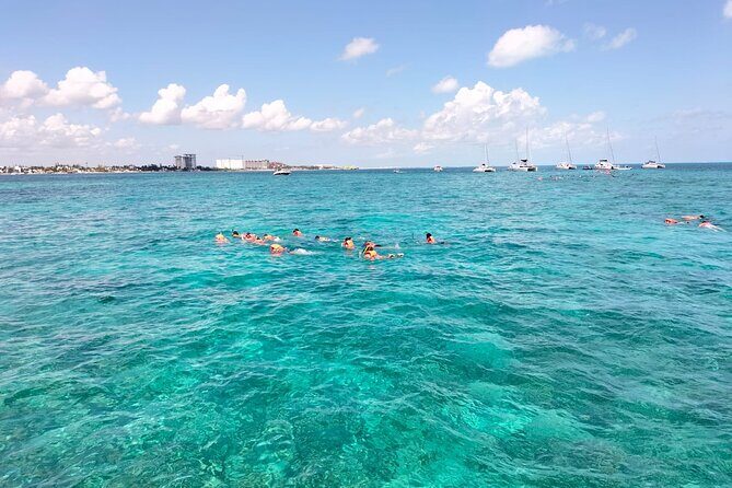 Catamaran Albatros Platinum & Beach club & Open bar & Isla Mujeres - Who Will Love This Tour?