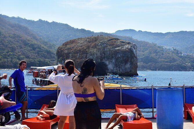 Catamaran Arches, Animas Beach, Quimixed Waterfall and Food Tour - Who Should Consider This Tour?
