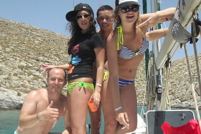 Catamaran Cruise in Mykonos With Meal, Drinks & Transport - Booking Your Catamaran Cruise