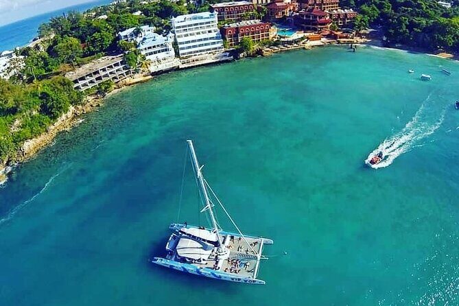 Catamaran Day Trip, Snorkeling & Sailing Excursion - Key Points