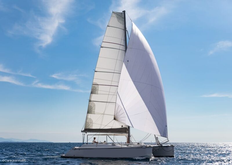 Catamaran excursion in the Estérel - The Vessel and Crew