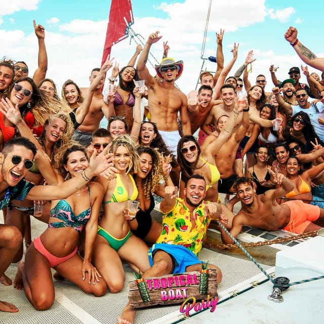 Catamaran Lucile | Famous Boat cata party - Key Points