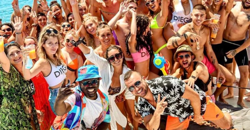 Catamaran Lucile | Famous Boat cata party - Why We Like This Experience