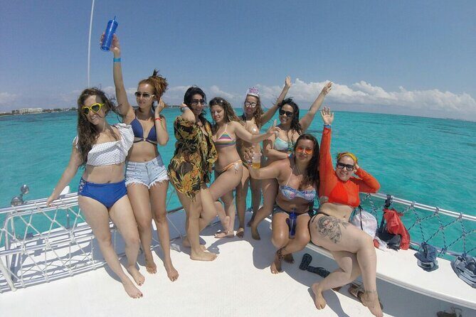 Catamaran Party Boat Cancun - Who Will Enjoy This Tour?