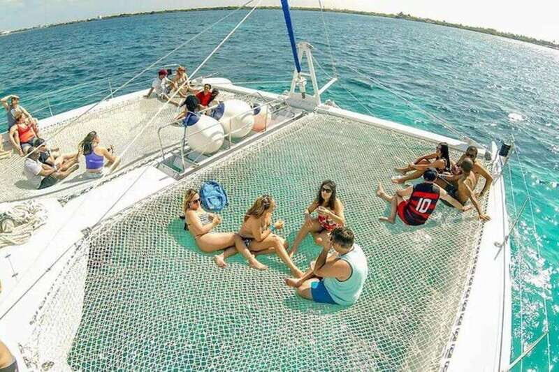 Catamaran party Isla Mujeres with drinks & lunch - Key Points