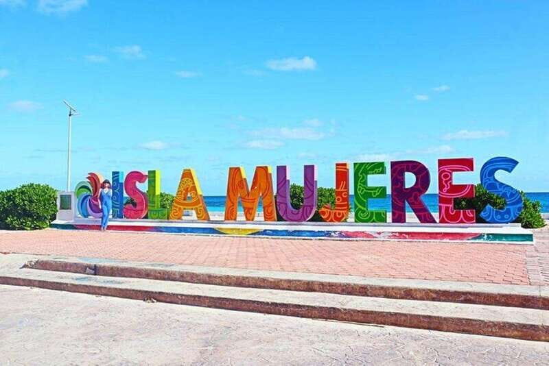 Catamaran party Isla Mujeres with drinks & lunch - An In-Depth Look at the Itinerary and Experience