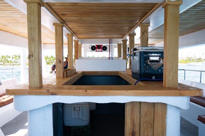 Catamaran Party Snorkeling and Barra Libre from Punta Cana - FAQ