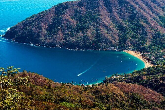 Catamaran Yelapa Beach Tour with Snorkeling, Food and Open Bar - The Itinerary in Detail: What to Expect