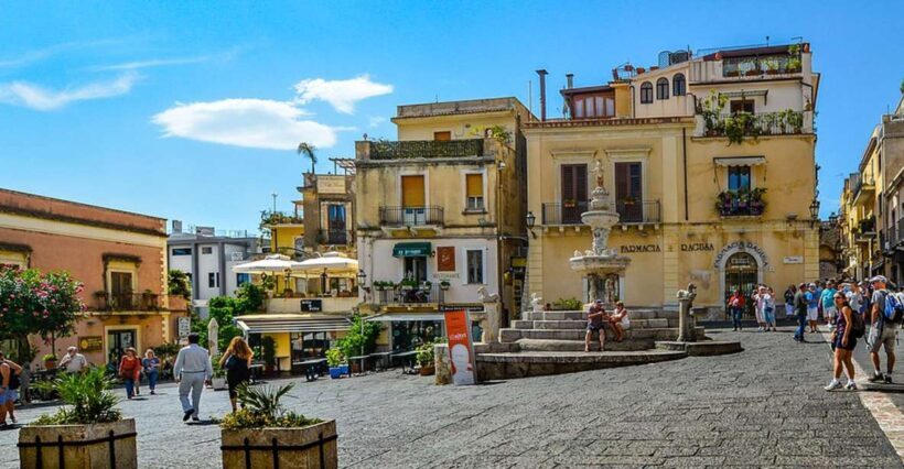 Catania: Giardini, Taormina, and Castelmola Day Trip - An Introduction to the Tour Experience