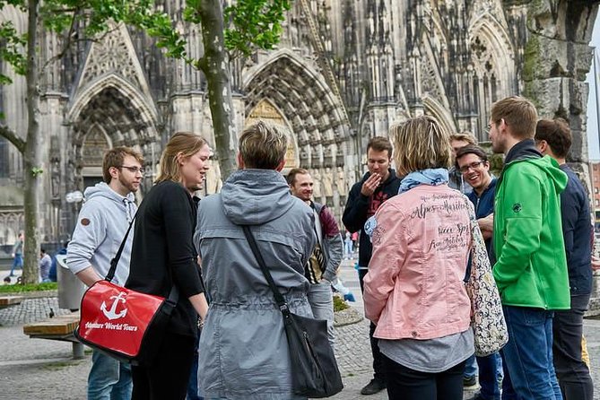 Cathedral and Old Town Tour (Without Interior Visit / With Kölsch) - Features of the Small Group Experience