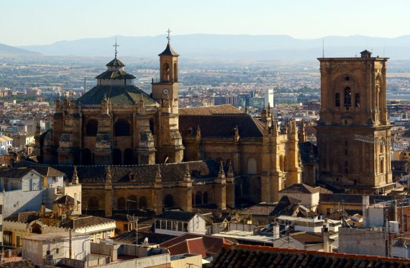 Cathedral and Royal Chapel with Albaicín and Sacromonte - Key Points