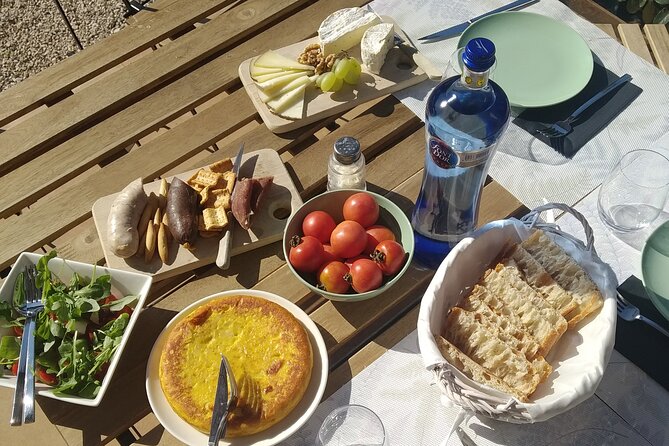 Cava Tour to 3 Family Wineries With Hotel Pick-Up - Important Information for Your Tour