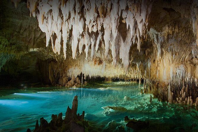 Cayman Crystal Caves & Pedro St James Castle or Botanical Garden - Discovering Grand Caymans Hidden Gems: A Detailed Look at the Cayman Crystal Caves & Pedro St. James Castle Tour