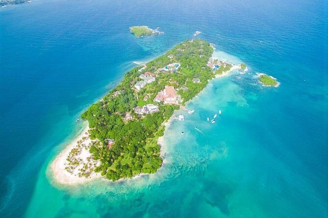 Cayo Levantado at Bacardi Island including Boat transfer, Lunch and Snorkeling - Who Should Consider This Tour?