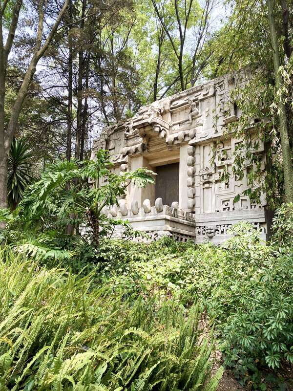 CDMX: Visit to Chapultepec Castle and Anthropology Museum - Exploring Mexicos Cultural Heart in Half a Day