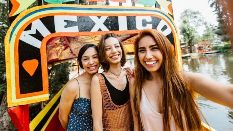 CDMX: Xochimilco Trajinera Party, Drinks, Mariachi & Tacos - An Introduction to the Xochimilco Trajinera Party