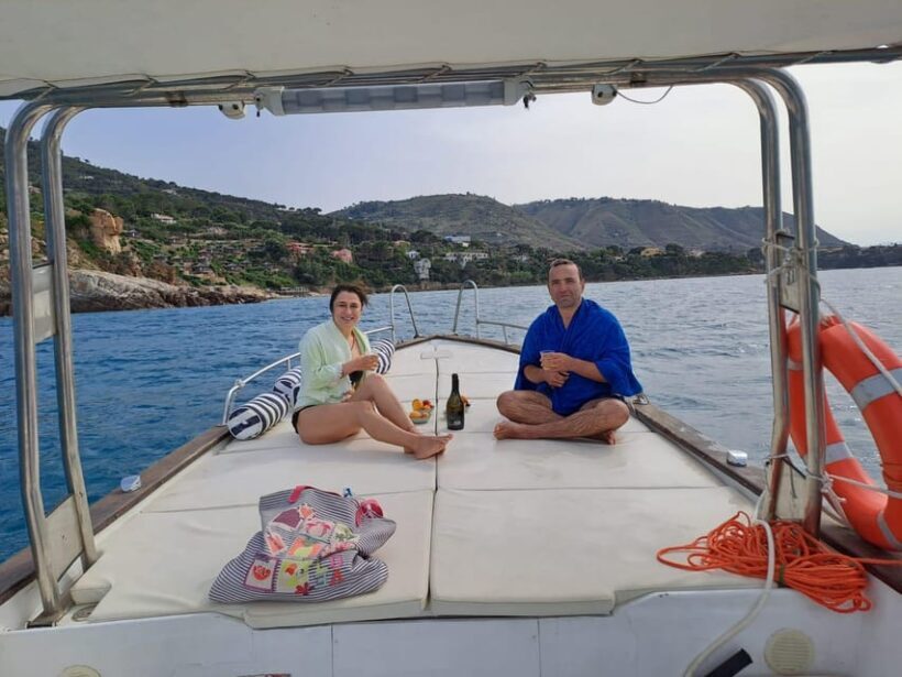 Cefalù: boat ride with swimming and aperitif - FAQ