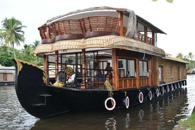 Celebrity Constellation Houseboat Day cruise at Backwaters - Key Points