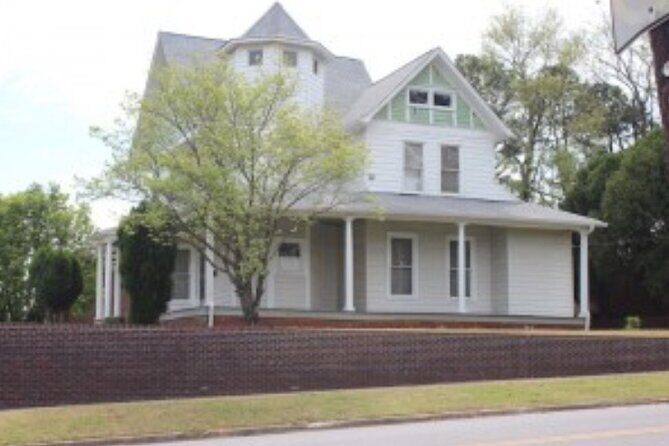 Center Street Dynamite Hill Walking Tour - Key Points