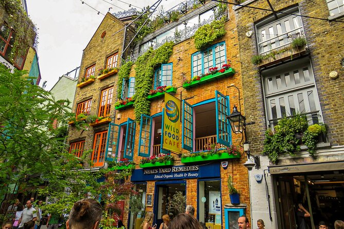 Central London City Exploration Game with Secret Squares - Walking Through Londons Hidden Gems with a Game